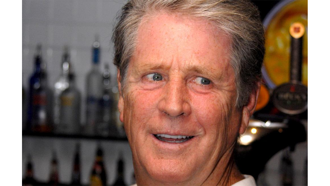 Brian Wilson 'struggling' with his mental health - 8days