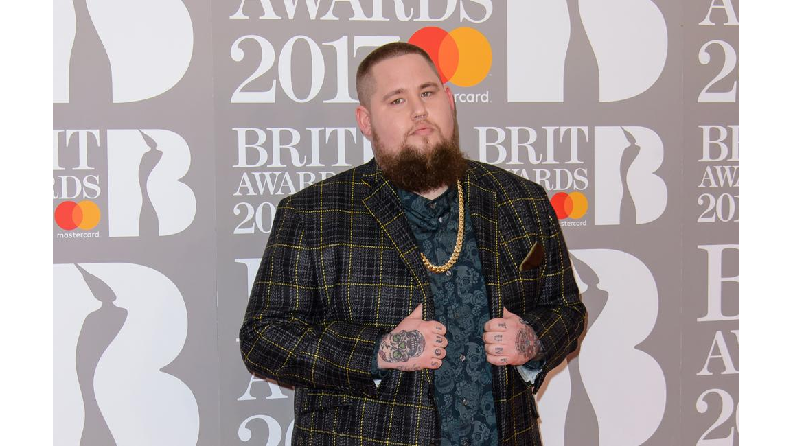 Rag'n'Bone Man gets married - 8days