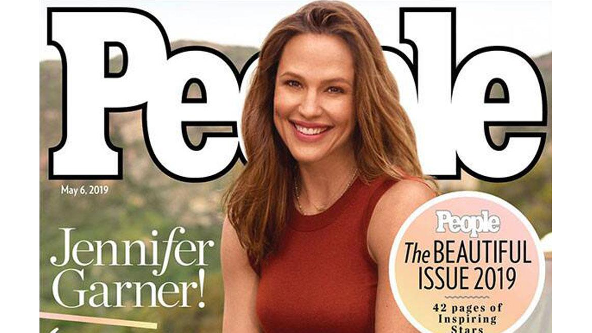 Fans tell Jennifer Garner she's 'prettier in person' - 8 Days