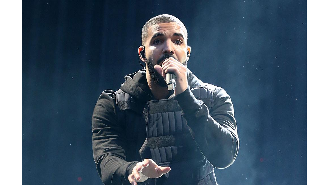 Drake turns The O2 into The O3 - 8days