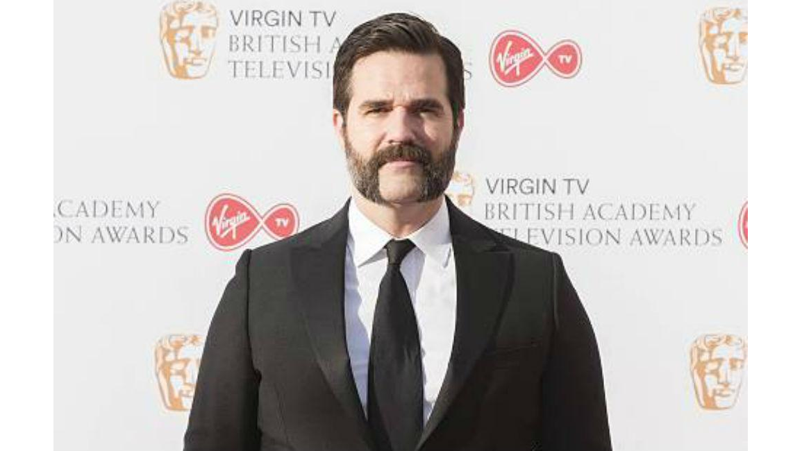 Rob Delaney and his wife welcome a baby boy - 8days