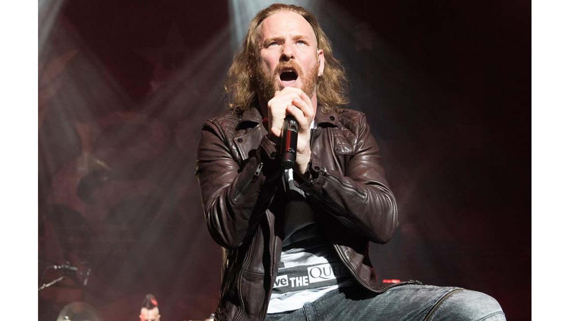 Corey Taylor opens up about addiction - 8days