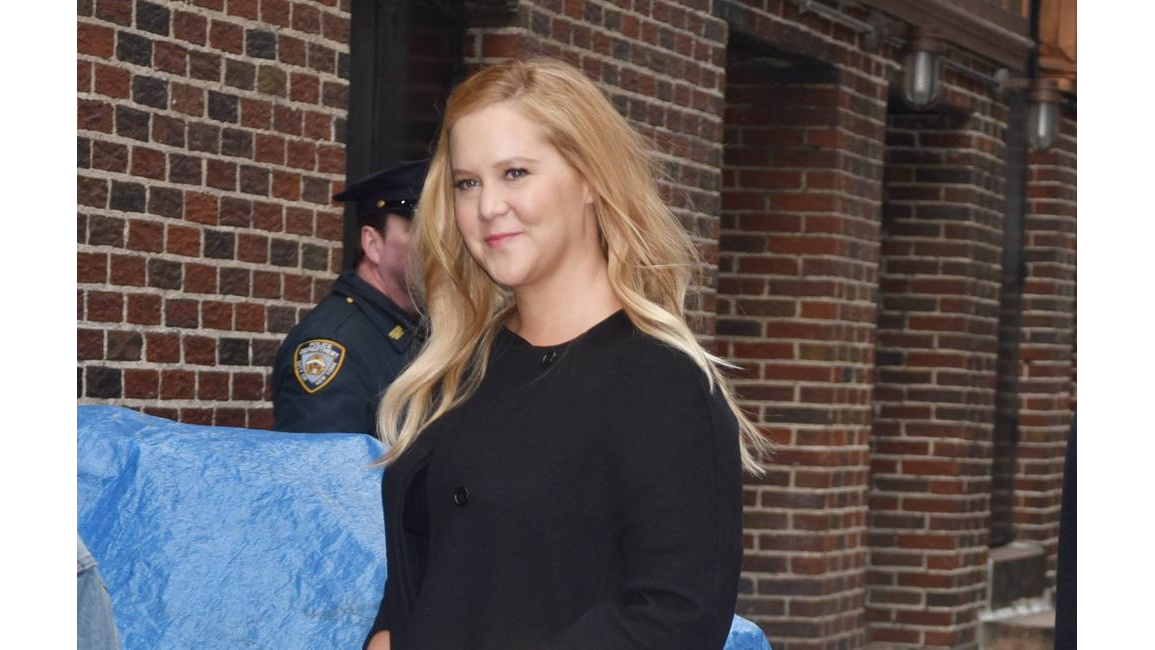 Amy Schumer is pregnant - 8days