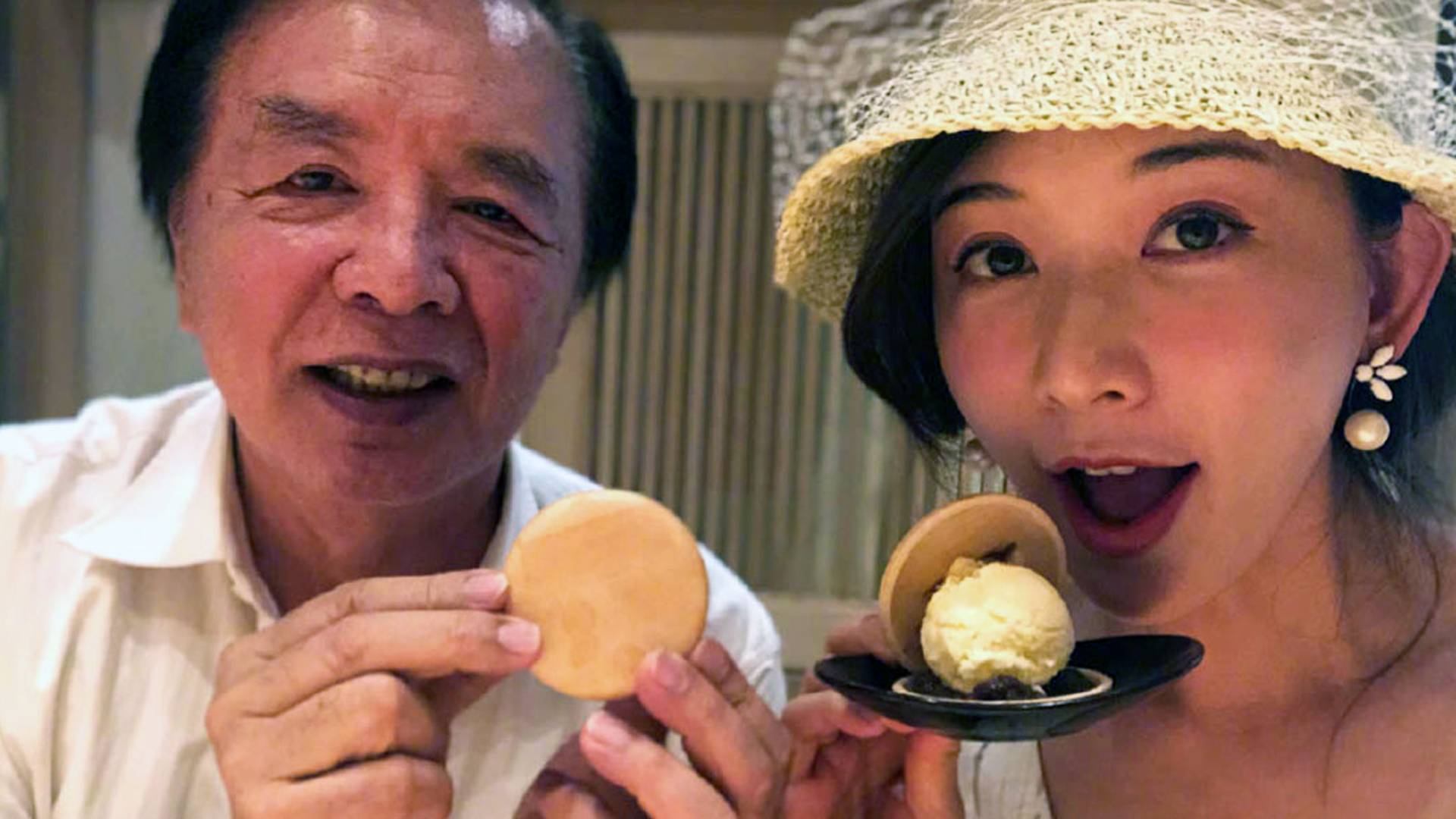 Lin Chi-ling celebrates Mid-Autumn Festival with her family - 8days