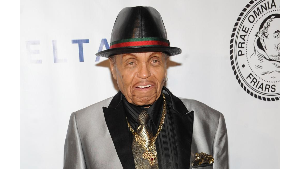 Joe Jackson isn't allowed to leave hospital - 8days