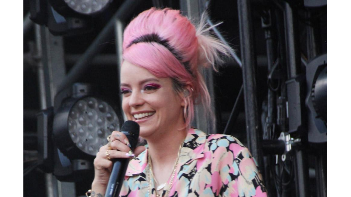 Lily Allen is divorced - 8days