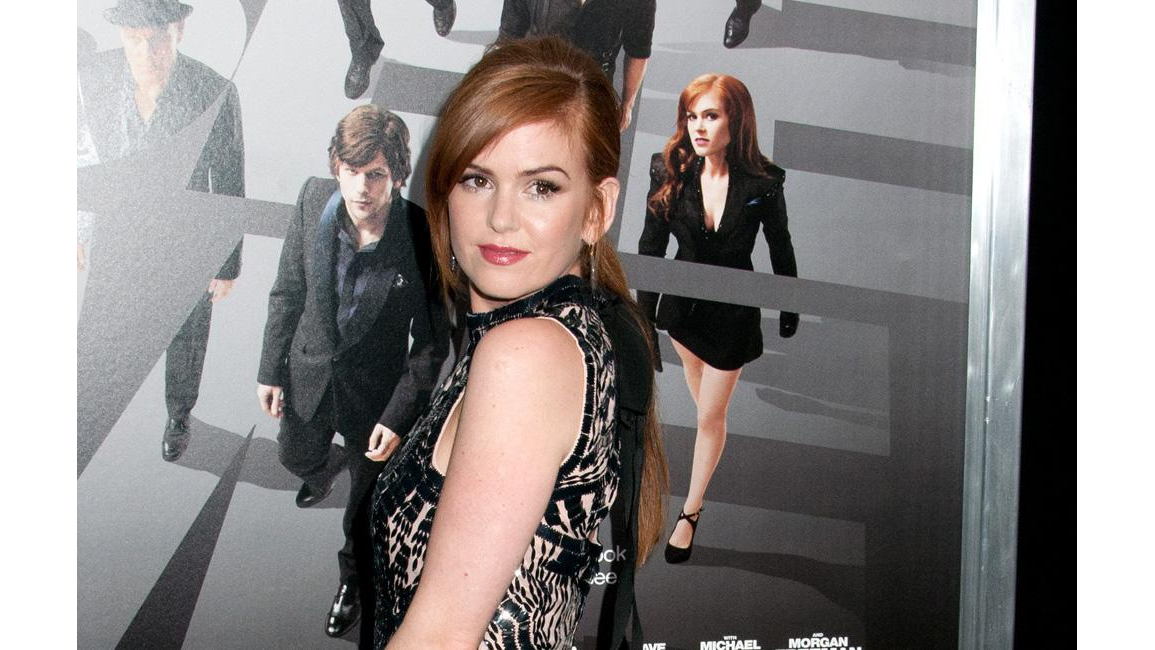 Isla Fisher: Children should read more - 8days