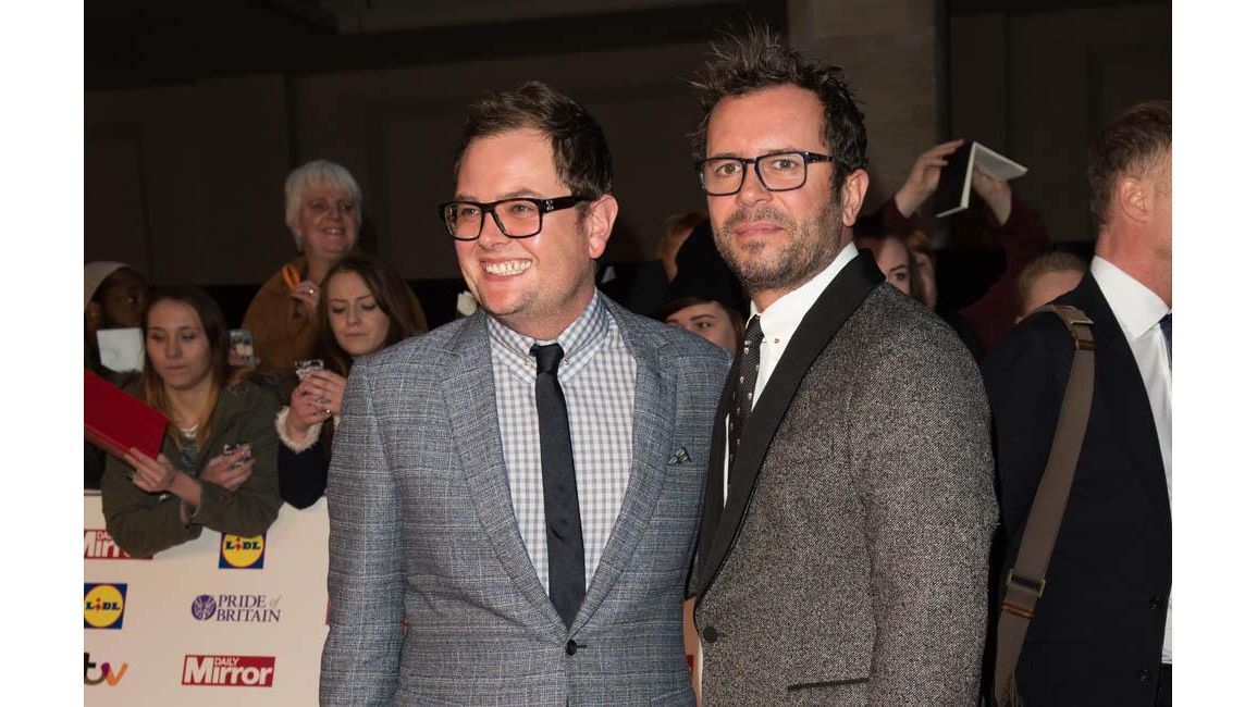 Alan Carr got married in Adele's garden - 8days