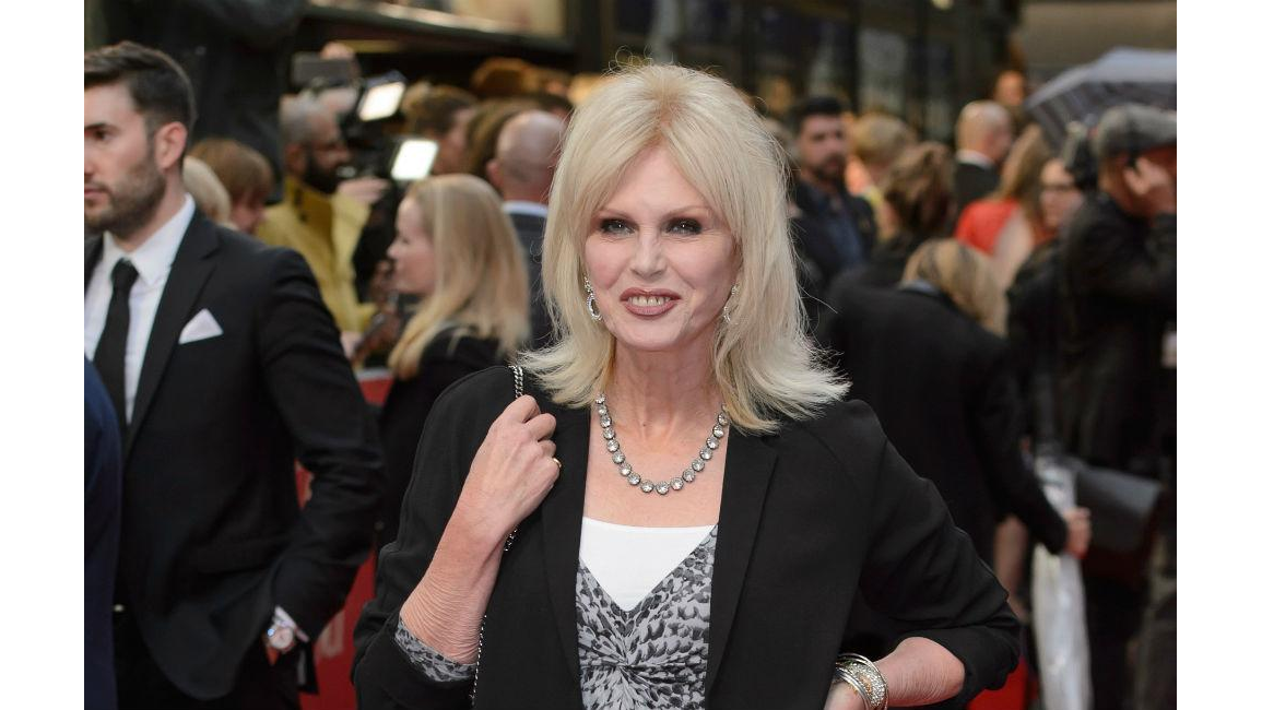 Joanna Lumley felt pressured into appearing topless - 8days