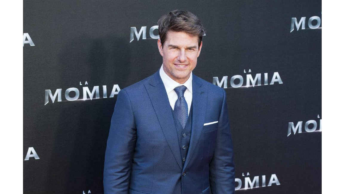 Tom Cruise resumes MI6 stunt filming - 8days