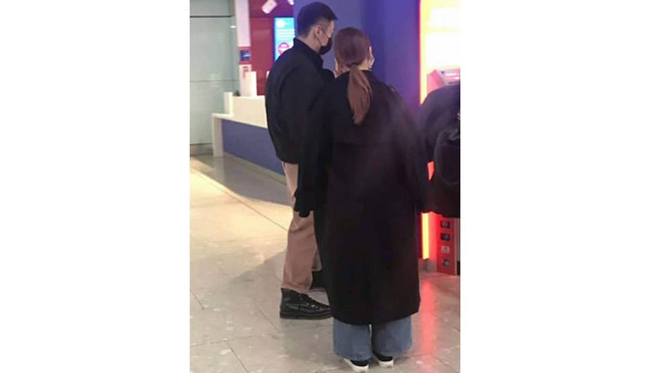 Rainie Yang, Li Ronghao spotted on vacation in London - 8days
