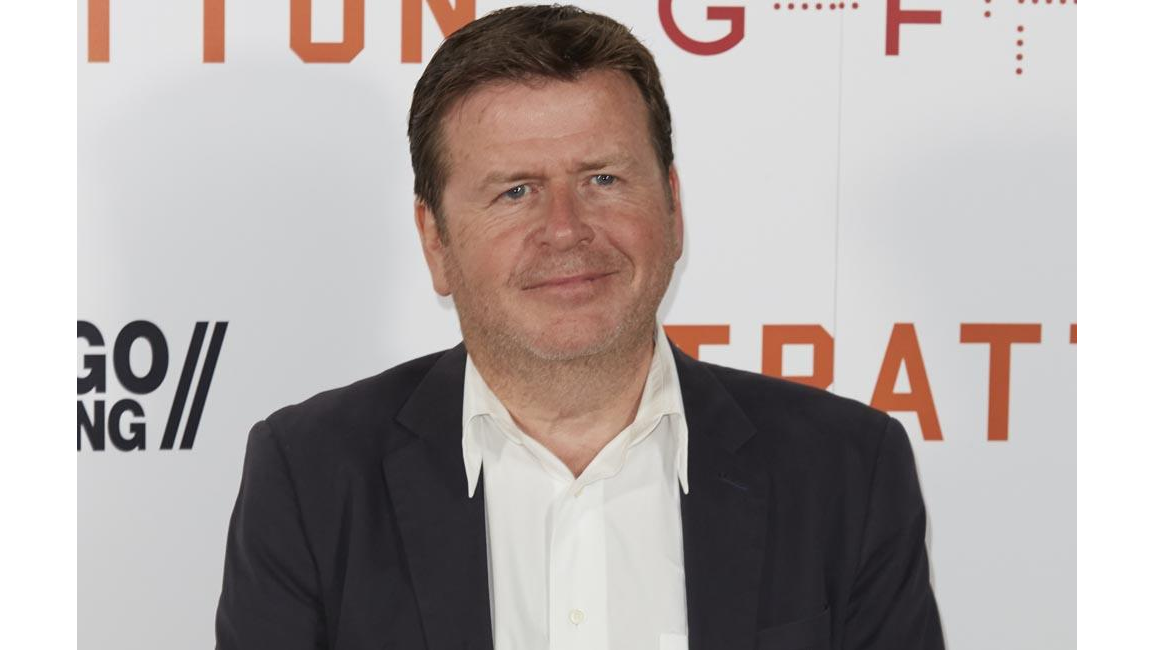 Simon West has Bond ambition - 8 Days