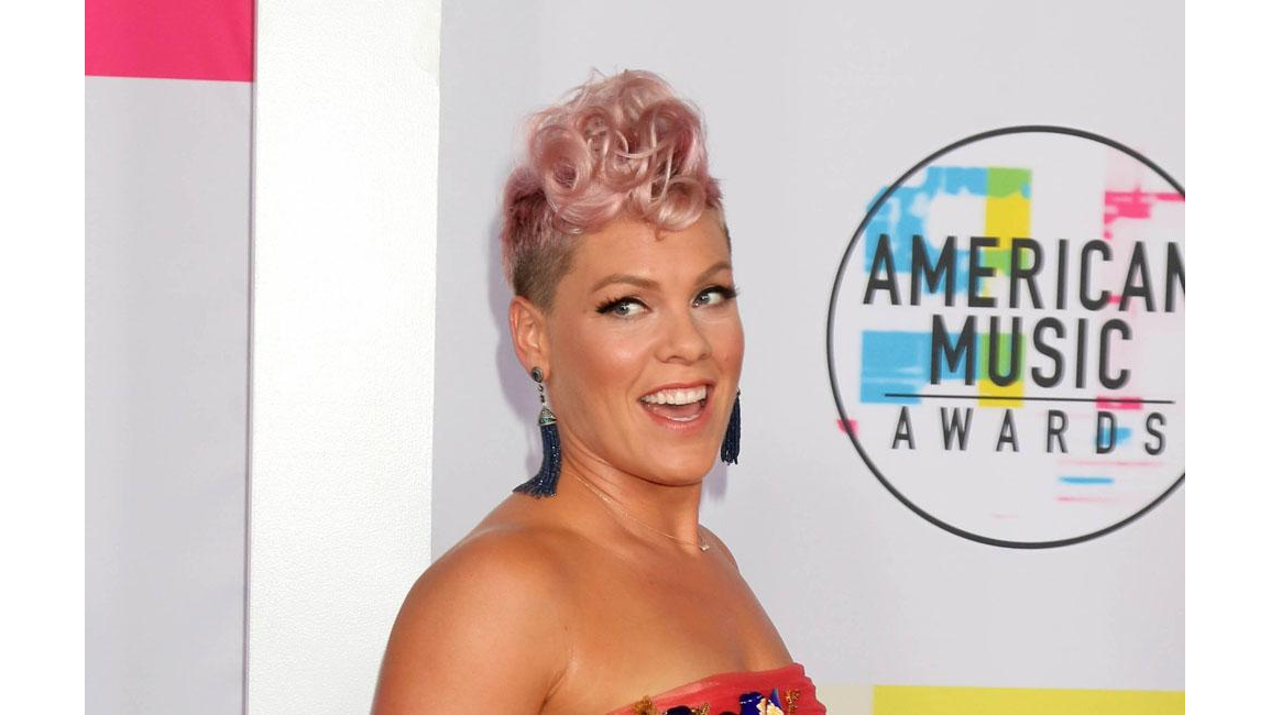 Pink and Christina Aguilera's secret duet - 8days