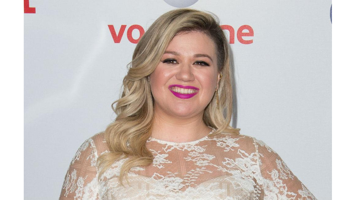 Pink 'really inspired' Kelly Clarkson - 8days
