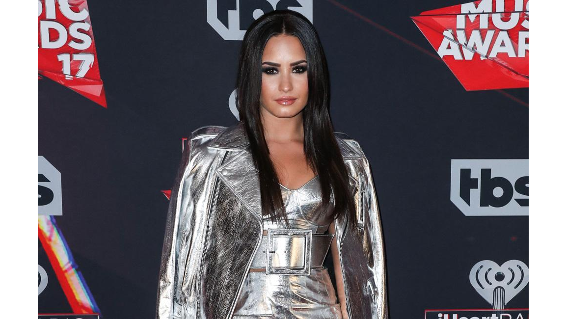 Demi Lovato open to dating men and women - 8days