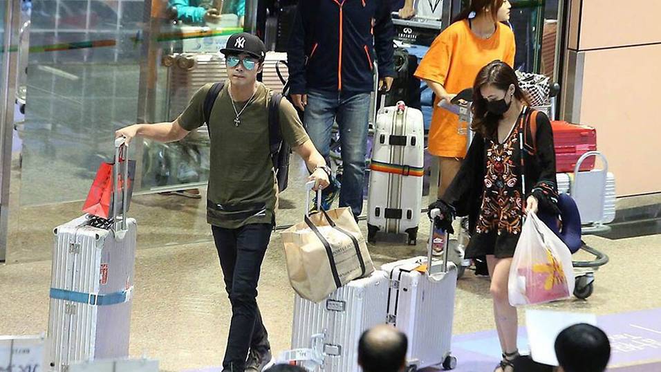 Face of Mike He’s wife revealed - 8days