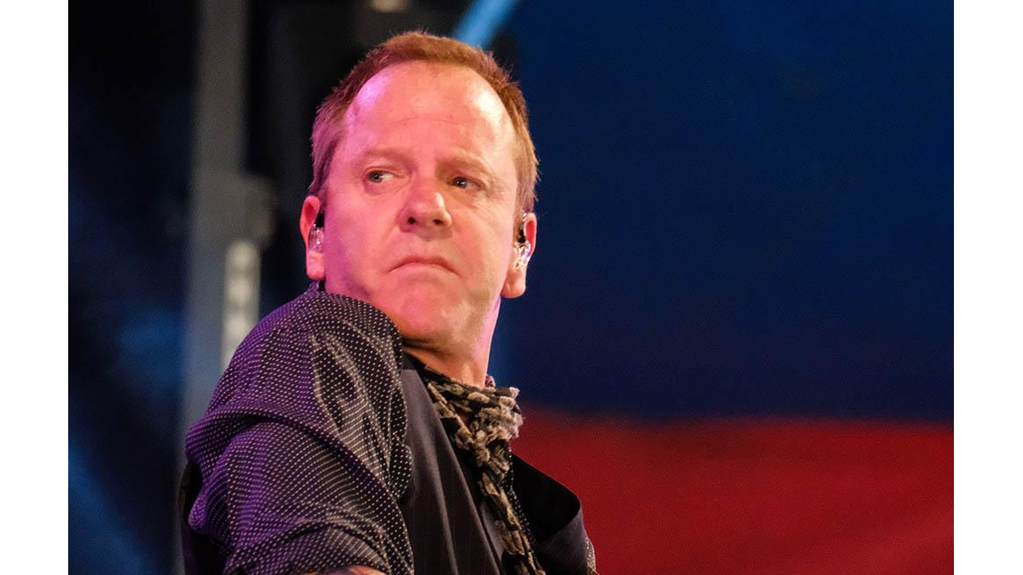 Kiefer Sutherland to continue juggling music and acting careers - 8days