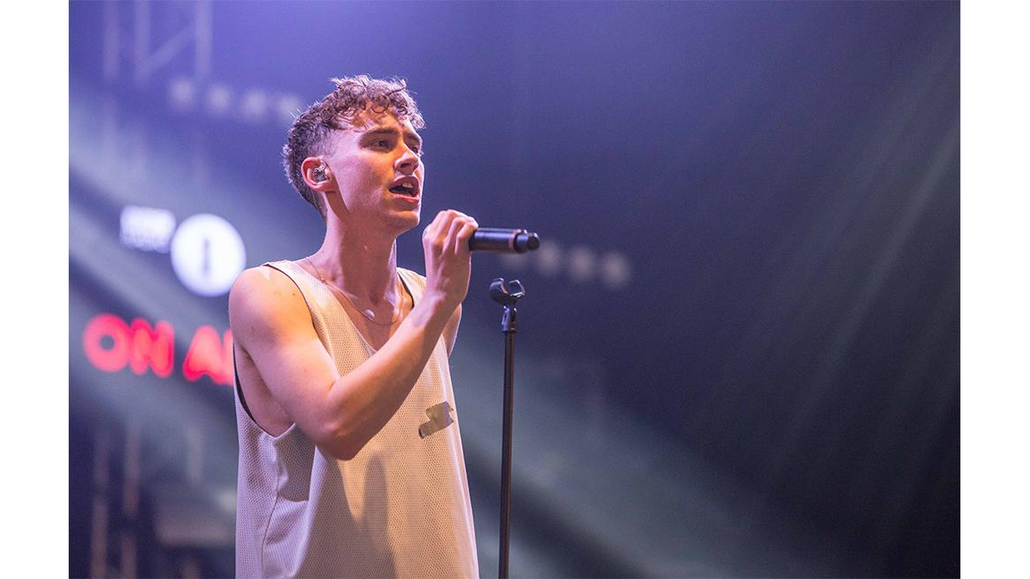 Olly Alexander and Kelly Okereke's proud love duet - 8days