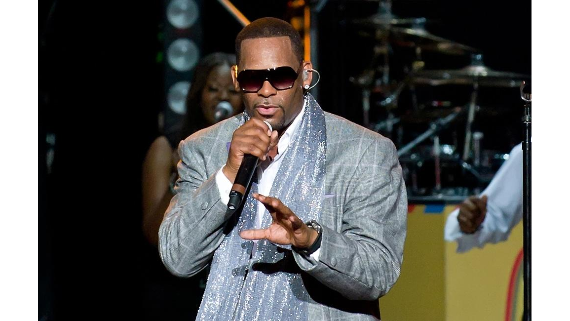 R. Kelly axes four tour dates - 8days