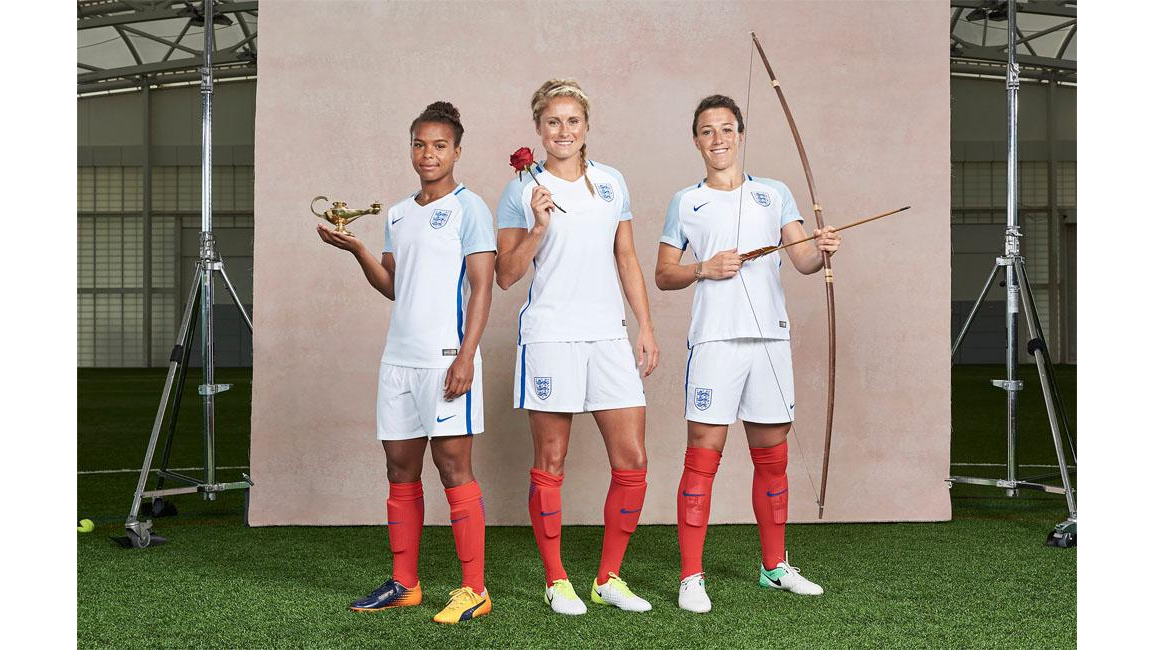 Lionesses wants soccer playing Disney Princess - 8days
