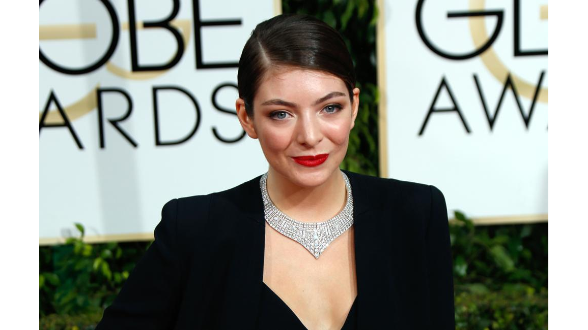 Lorde believes she's a witch - 8days