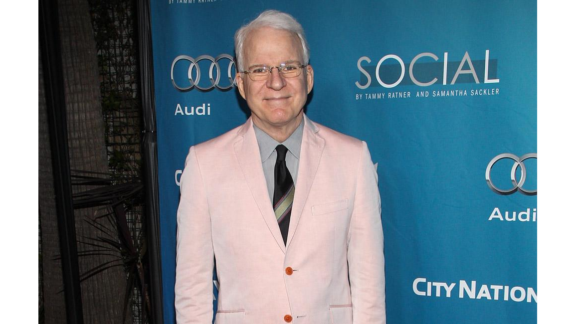 Steve Martin loves fatherhood at 71 - 8 Days