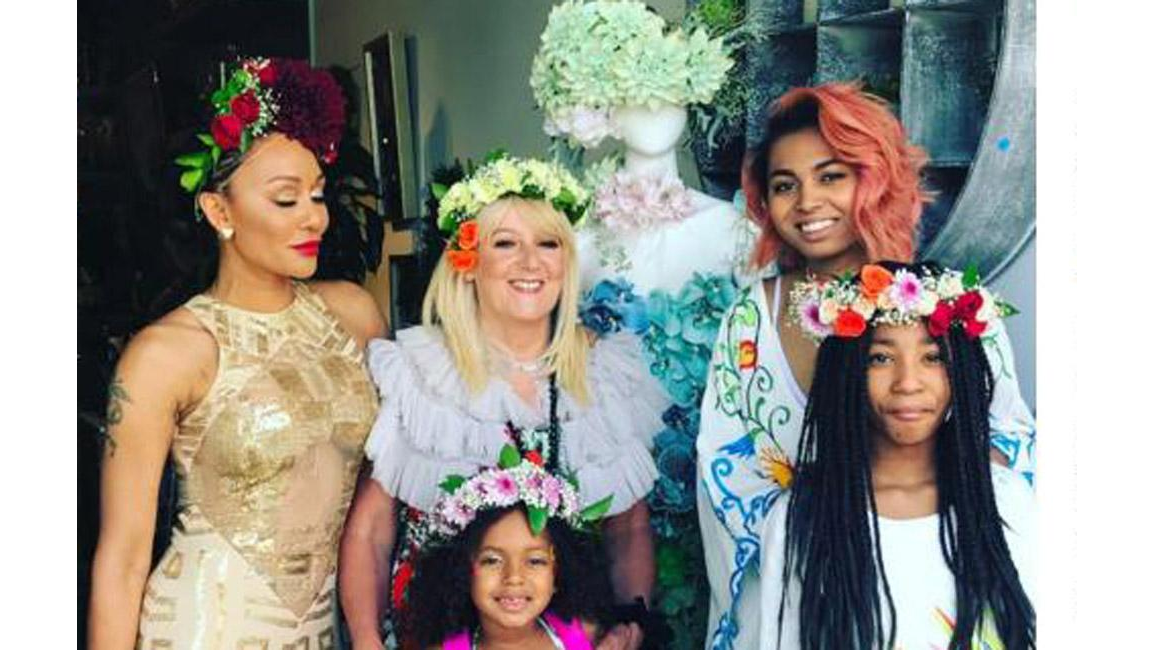 Mel B reunites with estranged mother - 8days