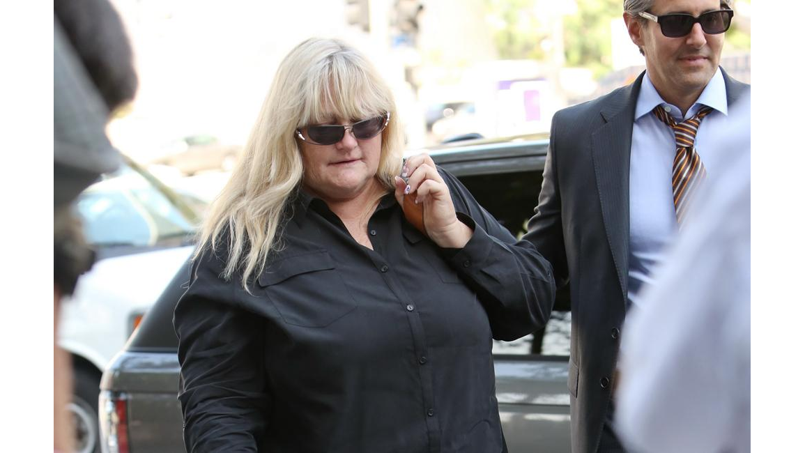 Debbie Rowe 'accidentally burned down pal's house' - 8days