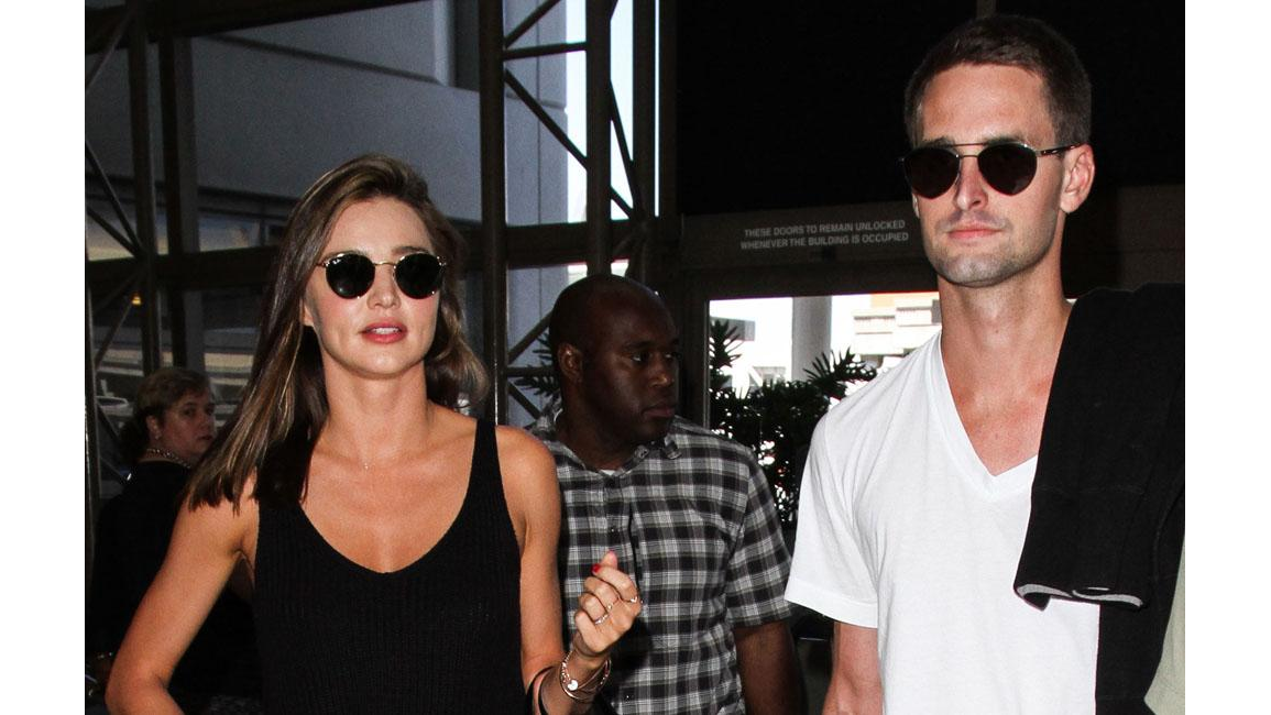 Miranda Kerr and Evan Spiegel tie the knot - 8days