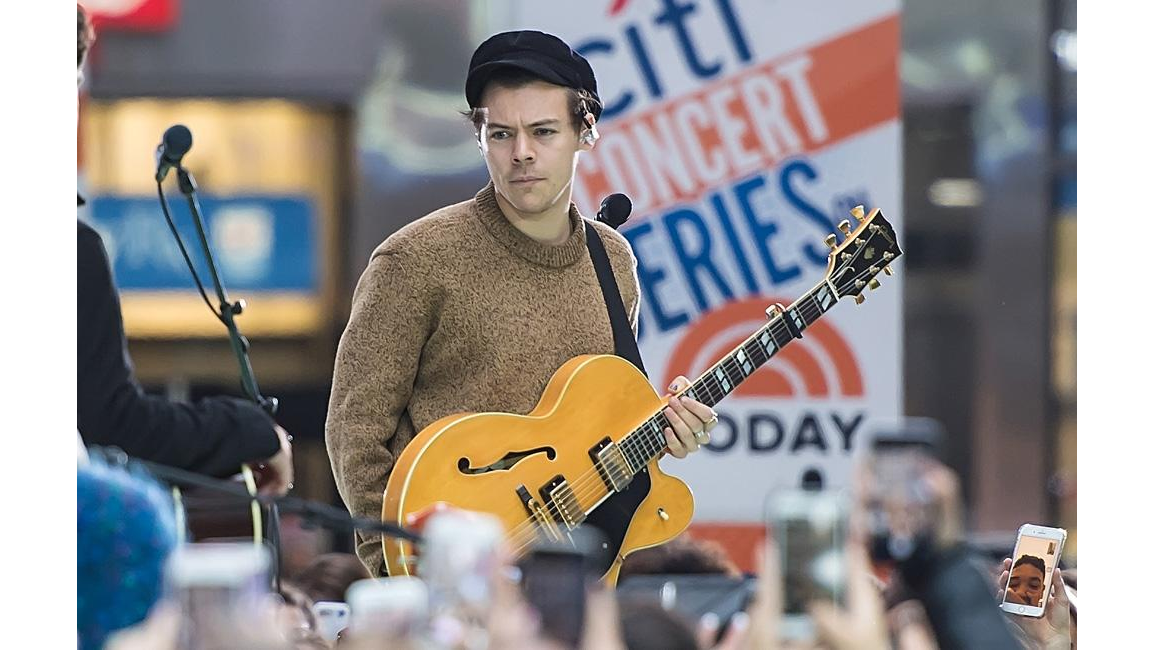 Harry Styles' band member is former pizza shop worker - 8days