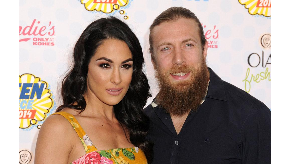 Brie Bella gives birth - 8days