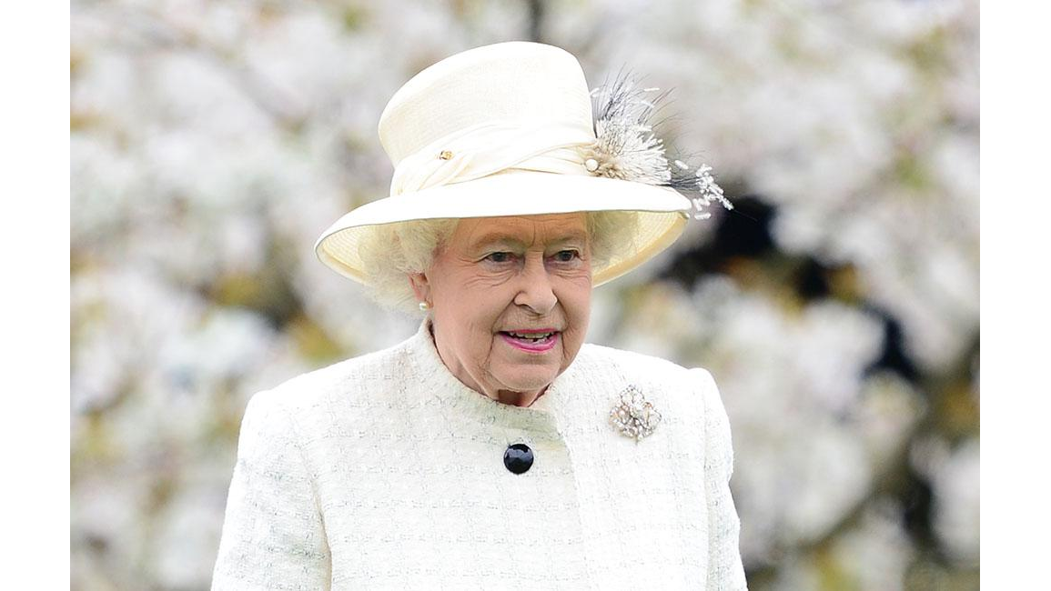Queen Elizabeth marks 40th anniversary of Motability scheme - 8days