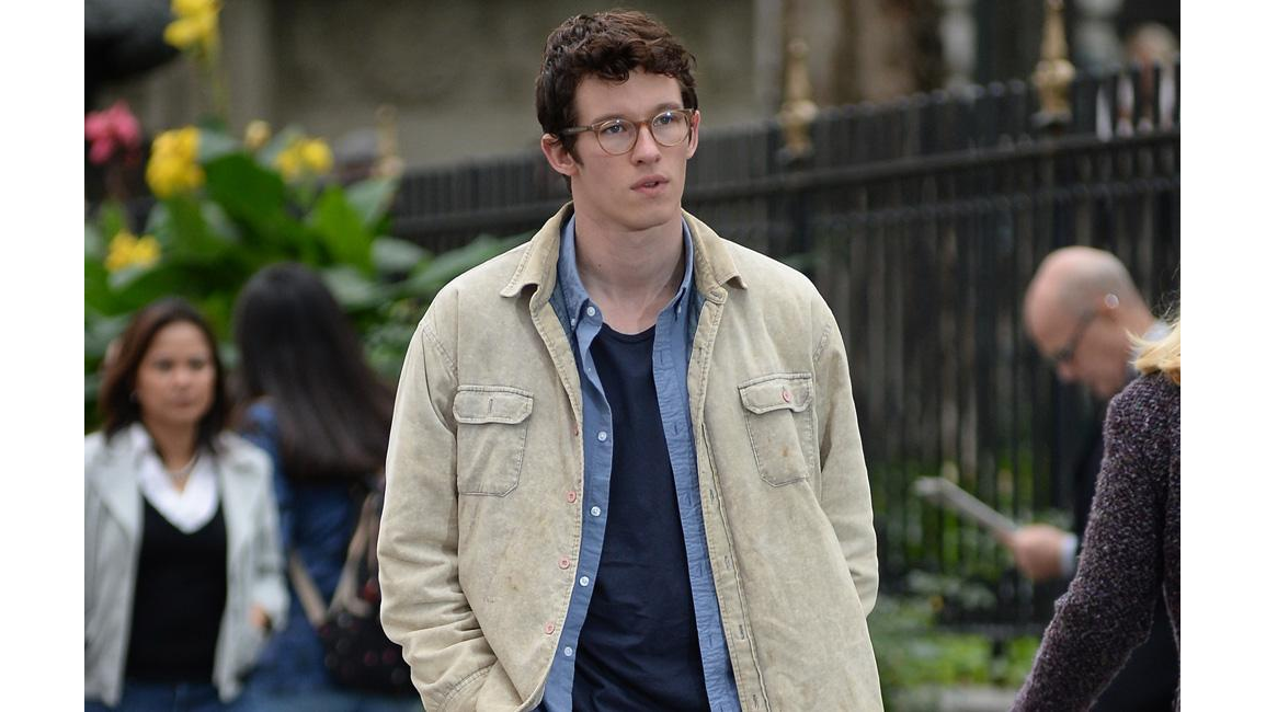Callum Turner to star in Fantastic Beasts sequel - 8 Days