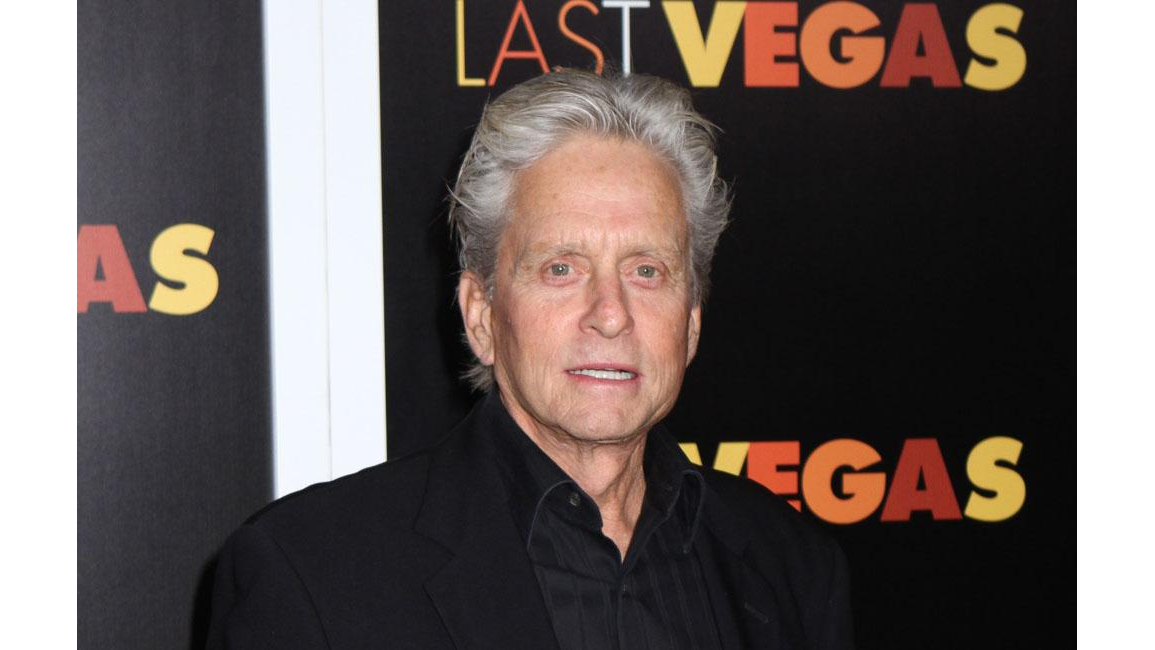 Michael Douglas lucky to have dad - 8days