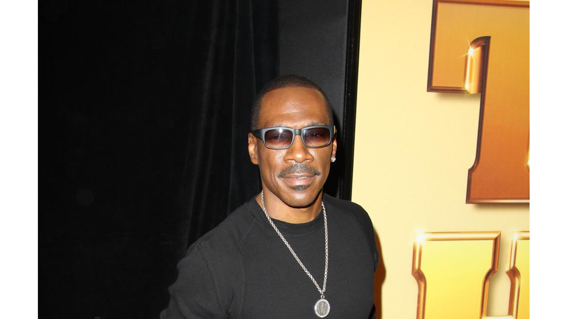 Eddie Murphy pays tribute to late brother Charlie - 8 Days