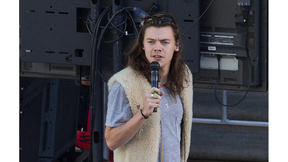 Harry Styles: 'Releasing solo music is like giving birth' - 8days