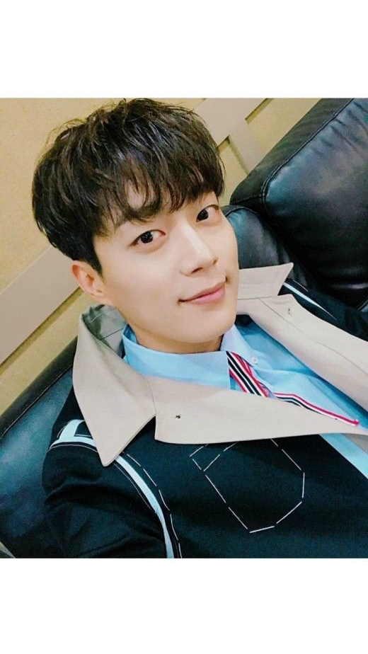 Highlight′s Yoon Du Jun Thanks Fans For Support During Promotions - 8days