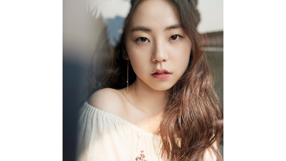 Sohee Reveals Romantic Beauty Through Magazine Shoot - 8days