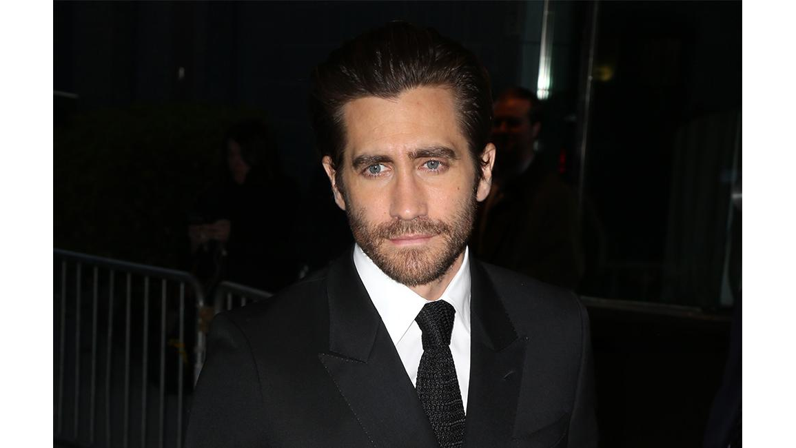 Jake Gyllenhaal believes in aliens - 8 Days