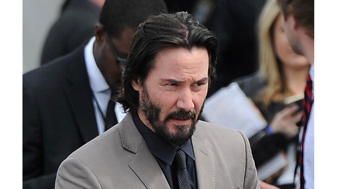 Keanu Reeves: Finding a home is a 'wonderful experience' - 8 Days