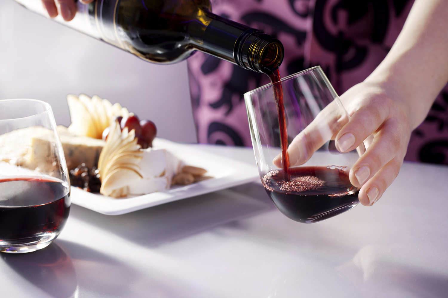 Should You Drink Wine On A Flight? - 8days