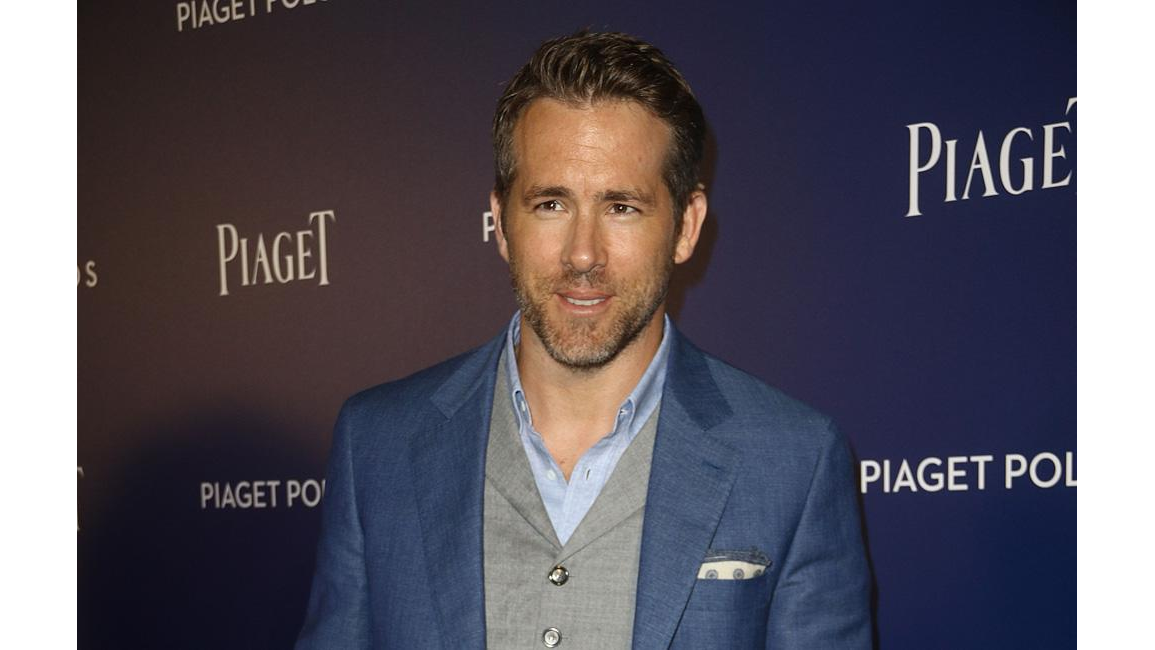 Ryan Reynolds: 'Andrew Garfield is a great kisser' - 8days