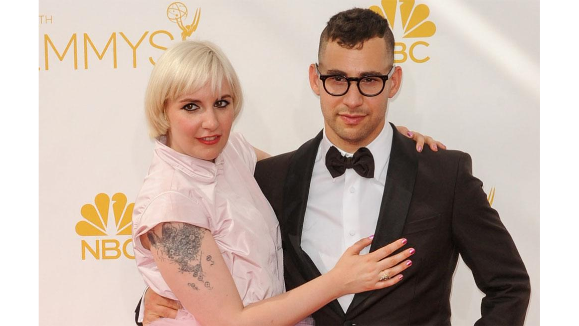 Lena Dunham feels 'zero pressure' to marry - 8 Days