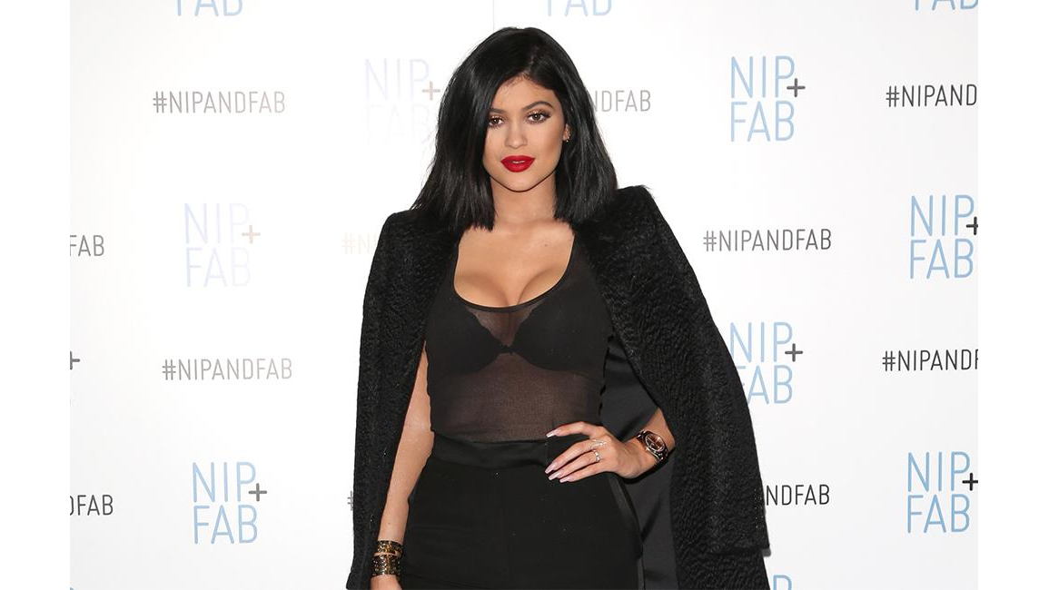 Kylie Jenner Getting Wax Figure 8days