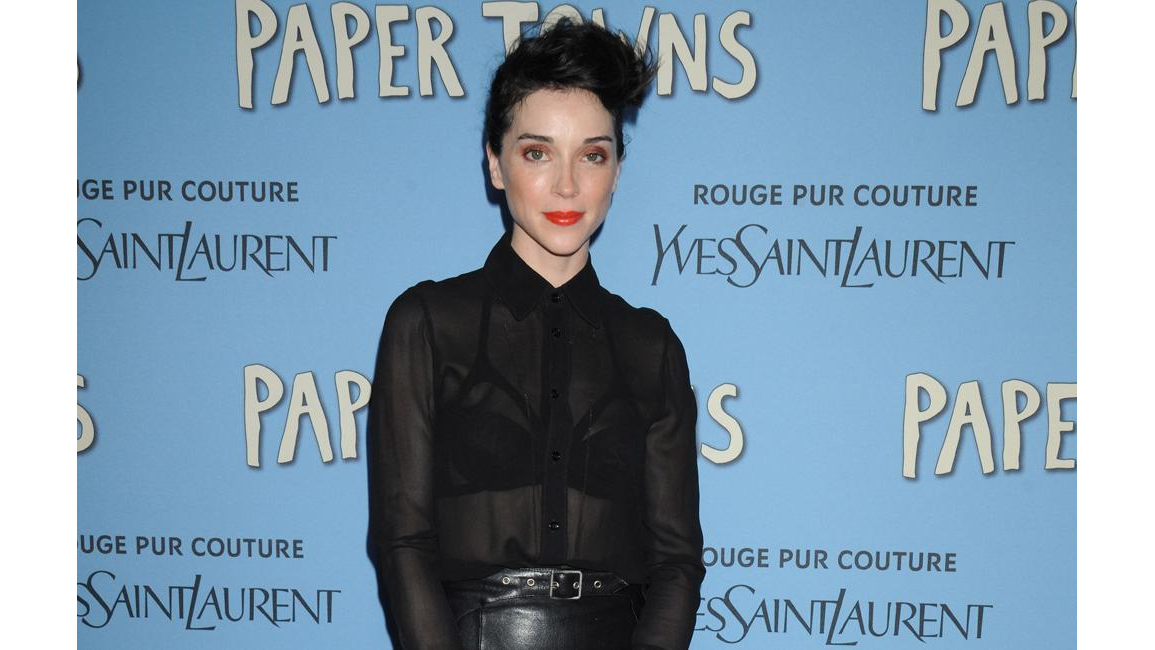 St. Vincent teases new album - 8days