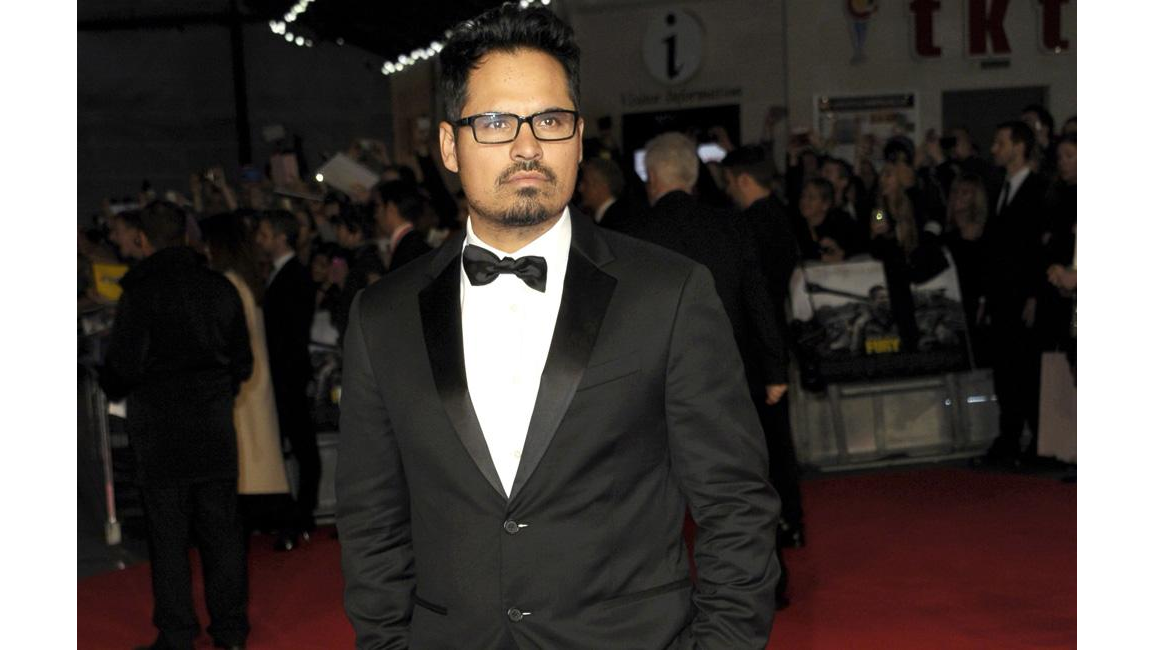 Michael Pena set to fight in Extinction - 8 Days