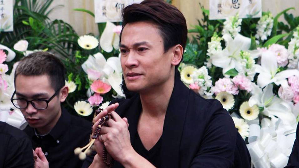 Jeff Wang sends father on last journey in tears - 8days