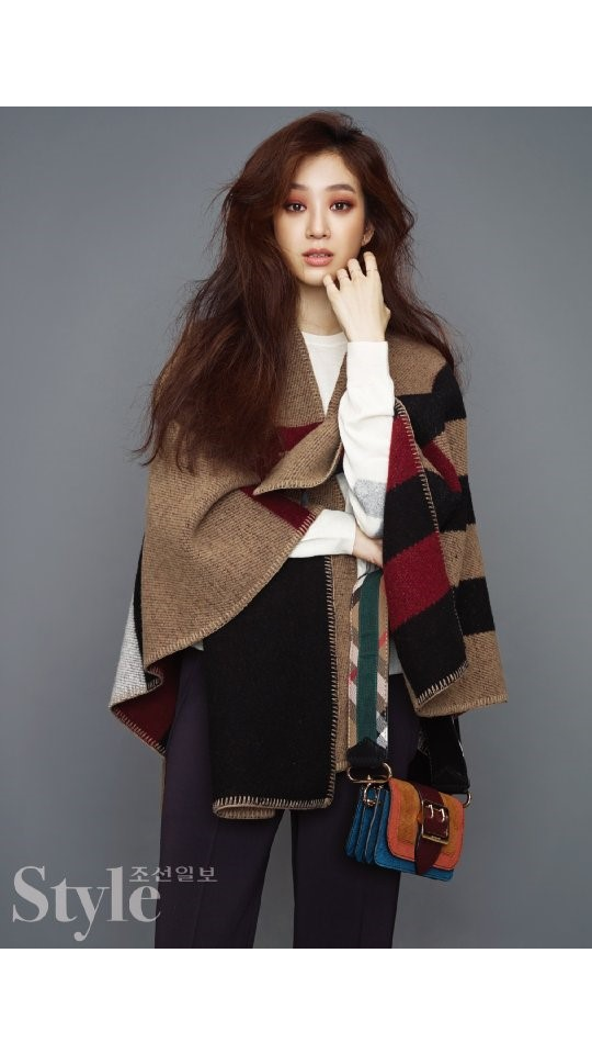 Jung Ryeo Won Reveals Fall Fashion Looks - 8days