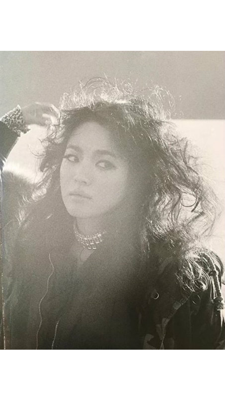 Song Hye Kyo Shares Photos Proving Unchanging Beauty - 8days