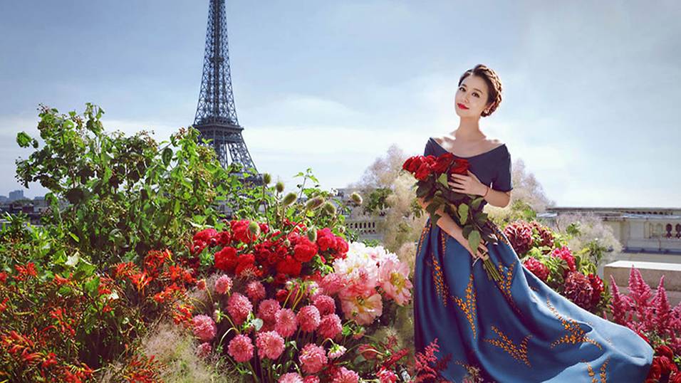 Ruby Lin attends wedding gown fitting - 8days